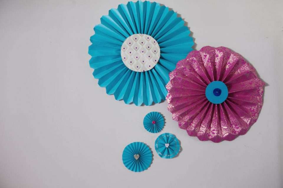 DIY Tutorial: Pretty Paper Fans · Rock n Roll Bride