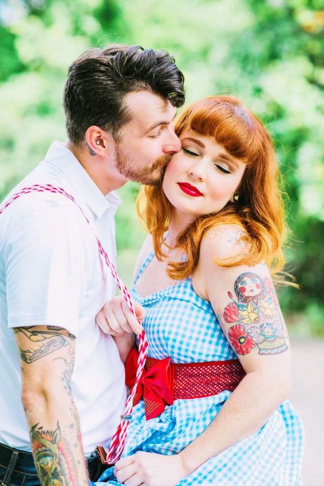 How To Get The Most Awesome Engagement Photos · Rock n Roll Bride