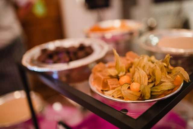 How to Choose the Right Wedding Caterer · Rock n Roll Bride