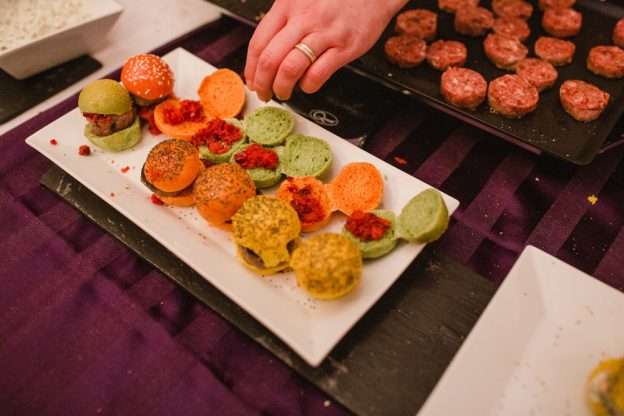 How to Choose the Right Wedding Caterer · Rock n Roll Bride