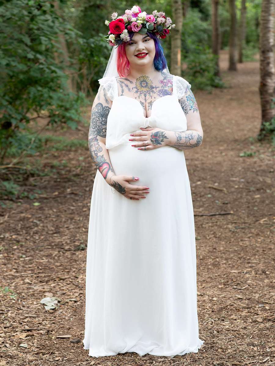 A £1000 Budget, Nine Month Pregnant Bride & Only the Things That Really ...
