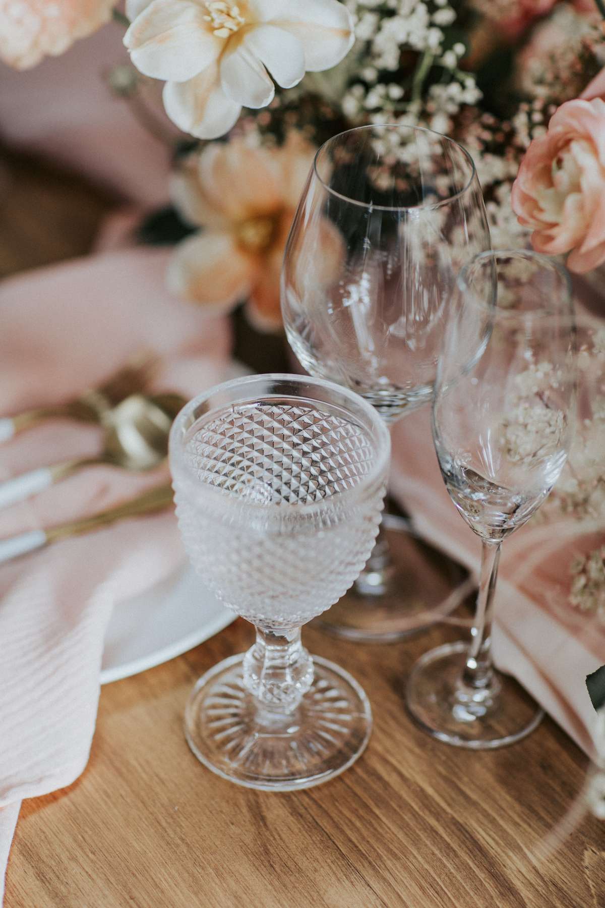Be True to You: A Pastel Wedding Inspiration Shot in a Flower Shop ...