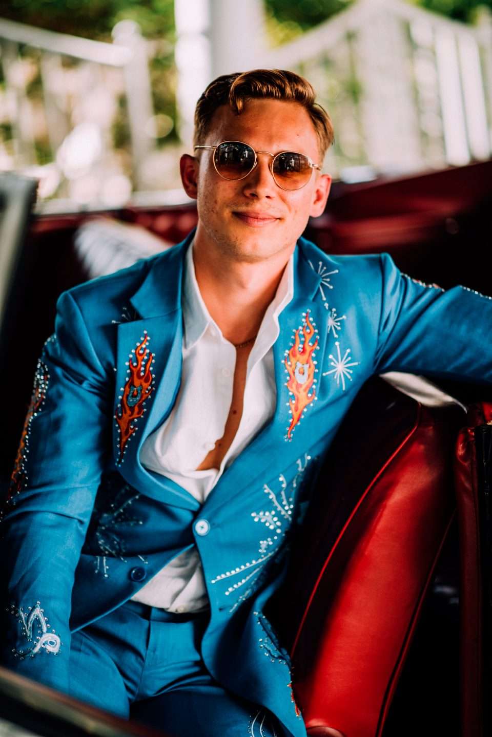 A Rock n Roll Romance Runaway Wedding in Vegas · Rock n Roll Bride