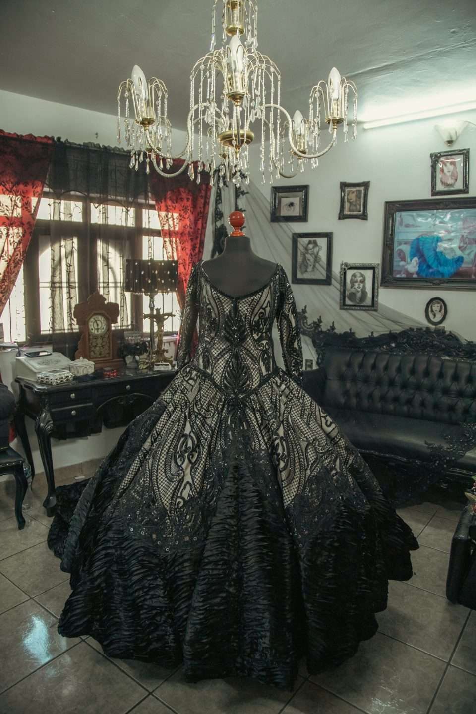 Gothic ‘Vampire Royalty’ Wedding in Mexico · Rock n Roll Bride