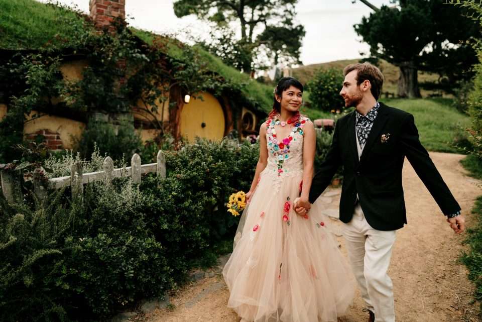 A Hobbiton Wedding Featuring Taylor Swift’s Music & a Chotronette Dress ...