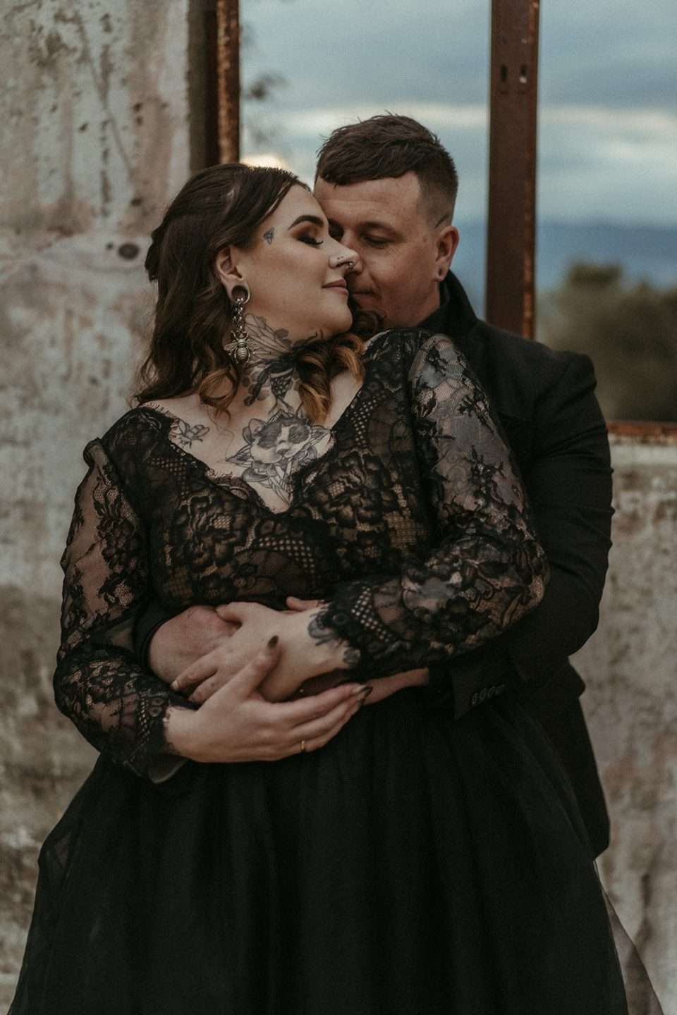 A Wild Rock ‘n’ Roll Wedding with DIY Decor and All-Black Outfits ...
