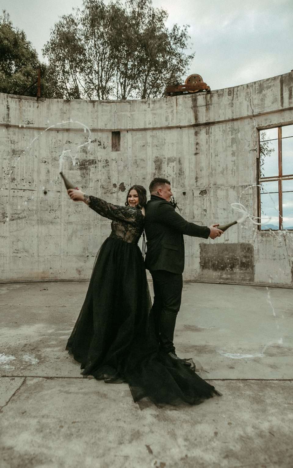 A Wild Rock ‘n’ Roll Wedding with DIY Decor and All-Black Outfits ...
