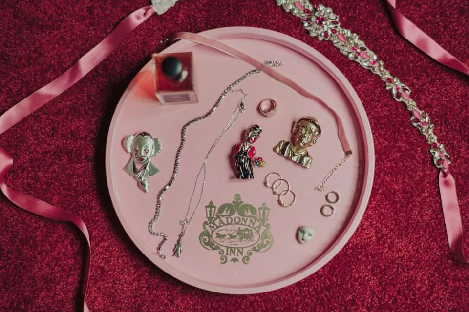 Kitsch, Clowns and Elvis at The Madonna Inn · Rock n Roll Bride
