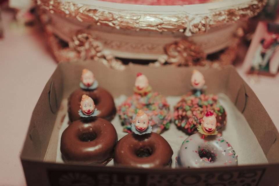 Kitsch, Clowns and Elvis at The Madonna Inn · Rock n Roll Bride