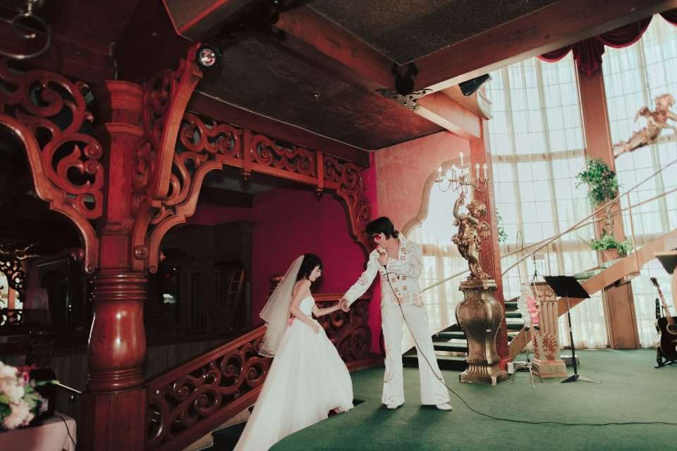 Kitsch, Clowns and Elvis at The Madonna Inn · Rock n Roll Bride