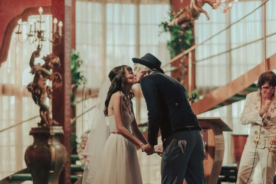 Kitsch, Clowns and Elvis at The Madonna Inn · Rock n Roll Bride