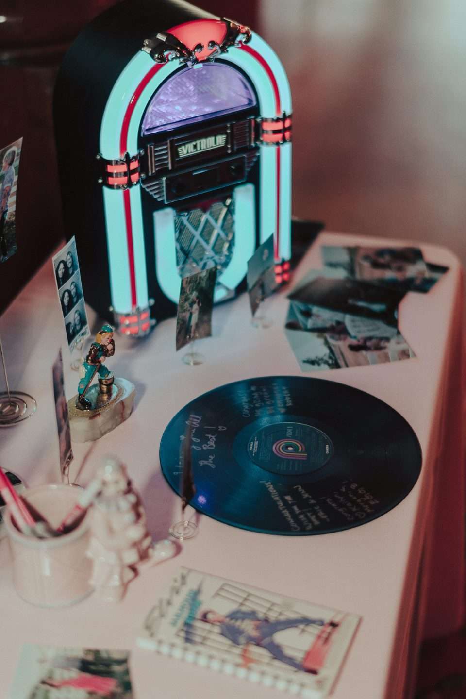 Kitsch, Clowns and Elvis at The Madonna Inn · Rock n Roll Bride