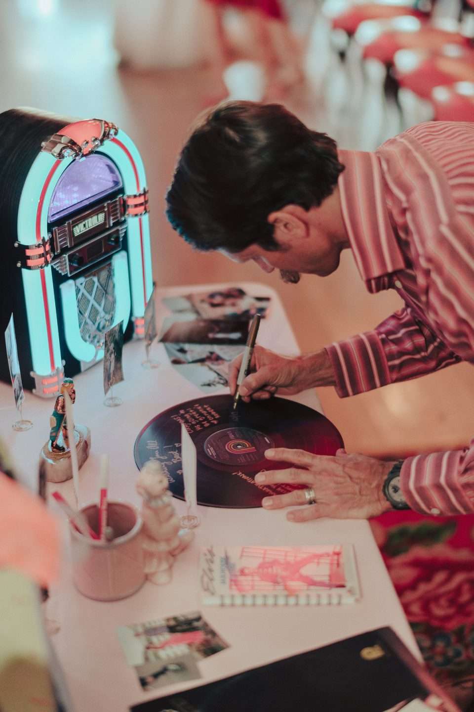 Kitsch, Clowns and Elvis at The Madonna Inn · Rock n Roll Bride