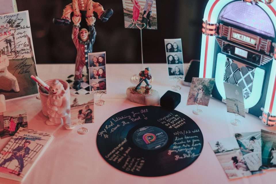 Kitsch, Clowns and Elvis at The Madonna Inn · Rock n Roll Bride