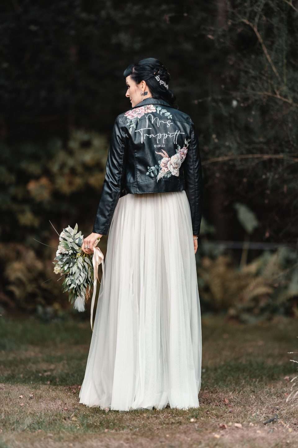 Rustic & Relaxed Barn Wedding with Gender Reversal Bridesmaid ...