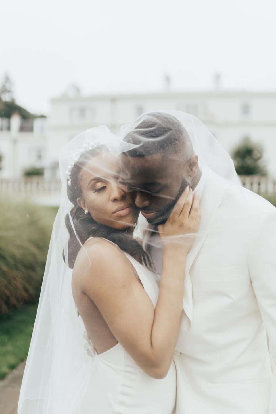 The Groom Room: How to Tell Your Love Story in a Day · Rock n Roll Bride