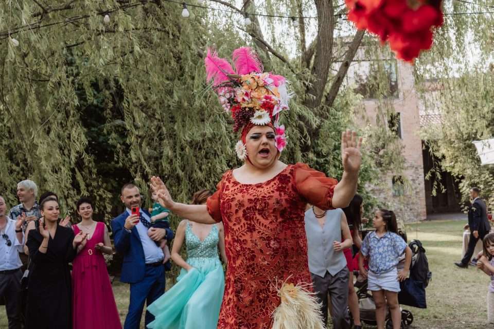 No-Waste Rural Italian Wedding with Drag Queens · Rock n Roll Bride