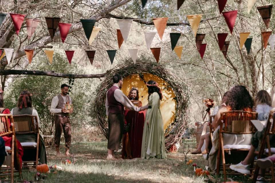 One Wedding to Rule Them All: A DIY Hobbiton Wedding · Rock n Roll Bride